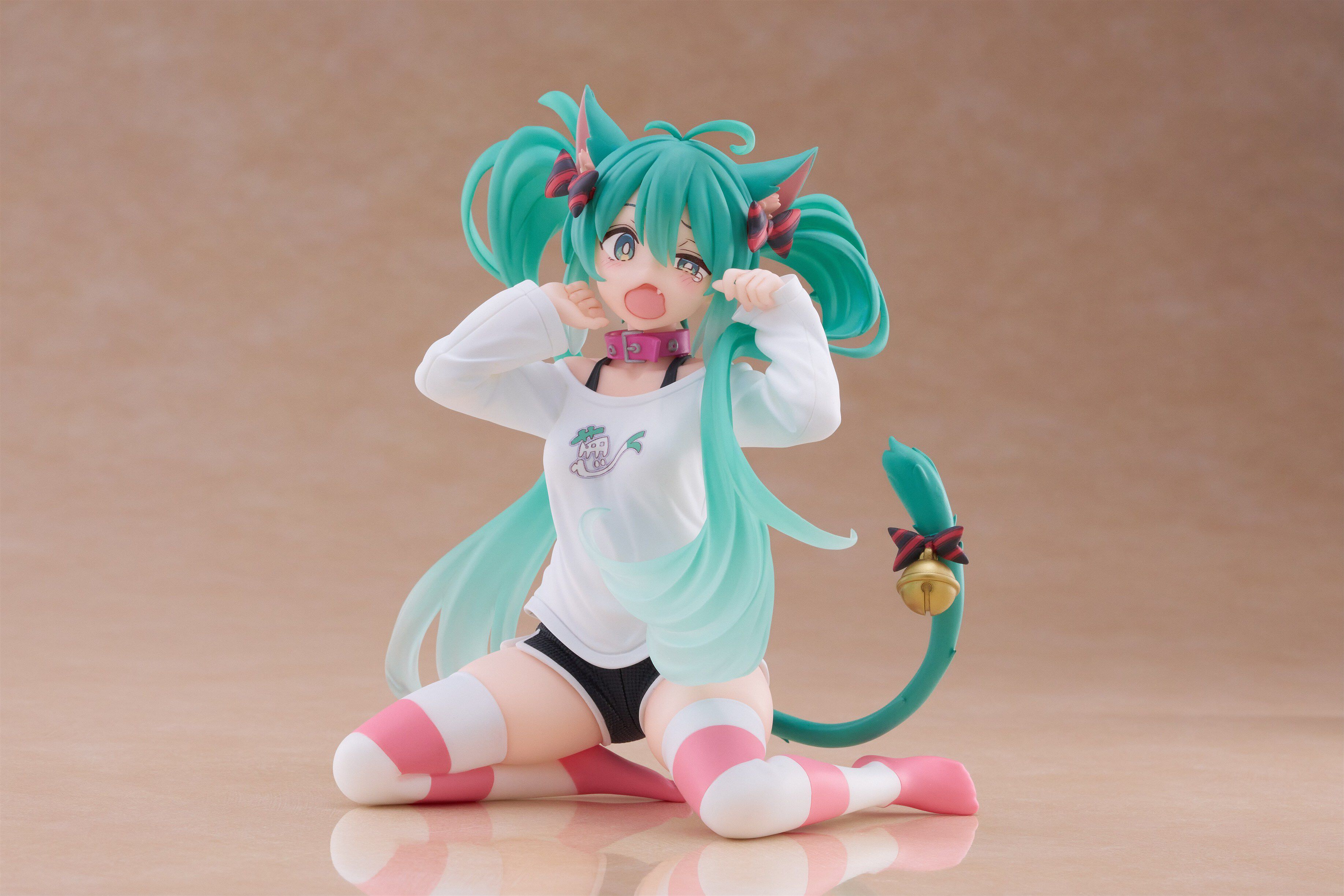 Hatsune Miku - Hatsune Miku Desktop Cute Prize Figure (Cat Ear T-Shirt ...