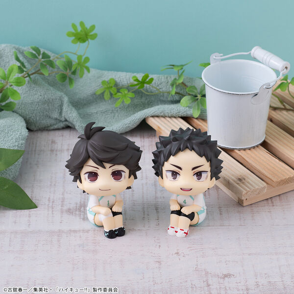 Haikyu!! - Toru Oikawa & Hajime Iwaizumi Look Up Figure Set (Uniform ...