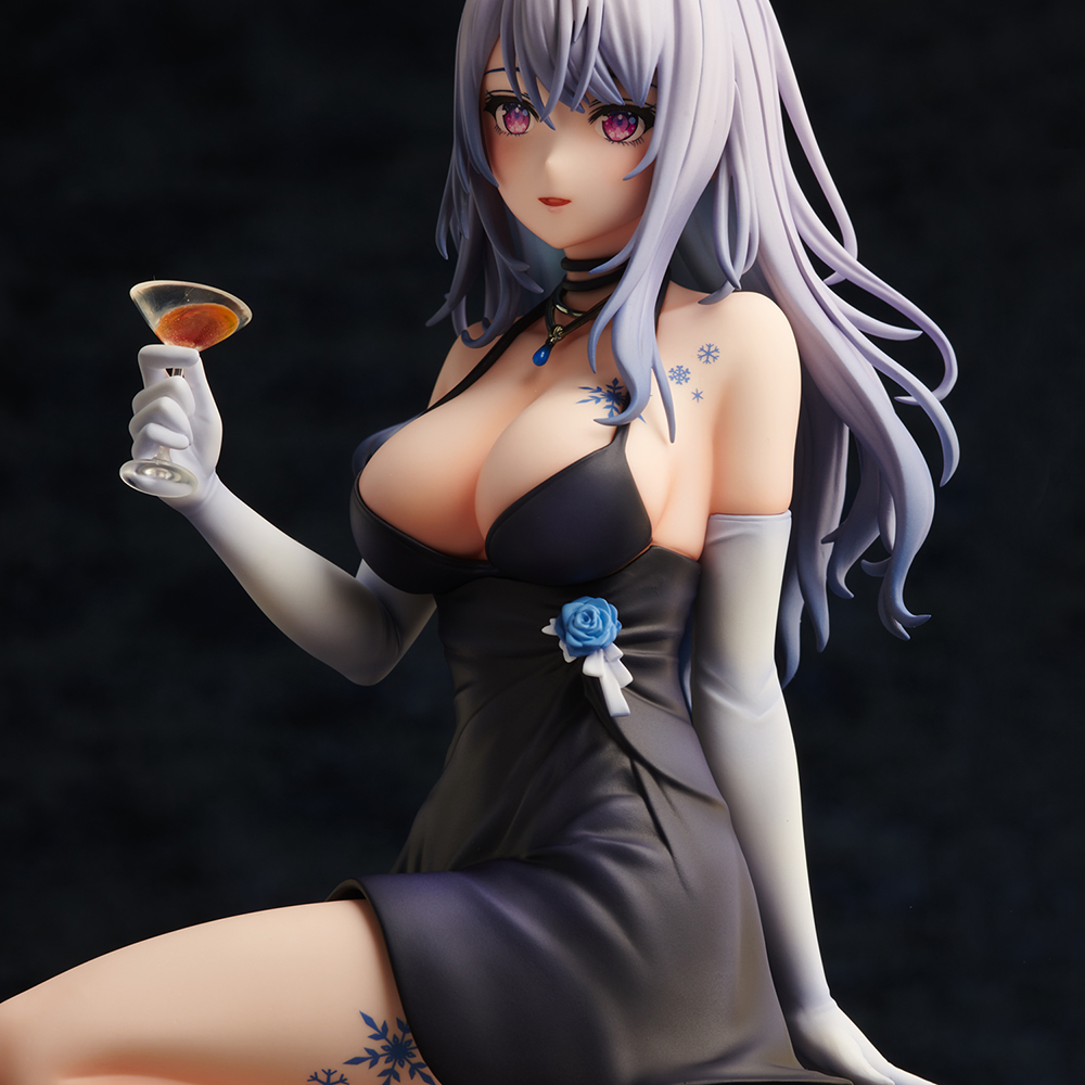 Midwinter Strategy Original Character Figure | Crunchyroll Store