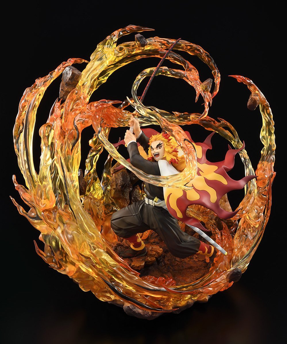 Demon Slayer - Kyojuro Rengoku Figure (DX Ver) | Crunchyroll store