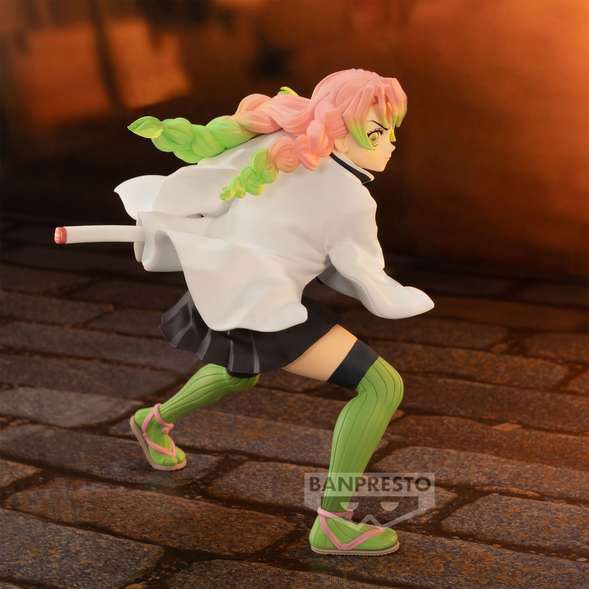Demon Slayer: Kimetsu No Yaiba - Mitsuri Kanroji Figure | Crunchyroll Store