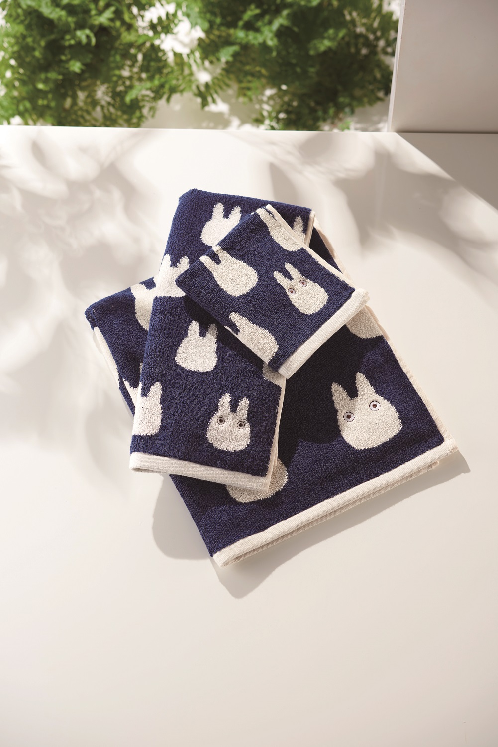 My Neighbor Totoro - Chibi Totoro Silhouette Bath Towel | Crunchyroll Store